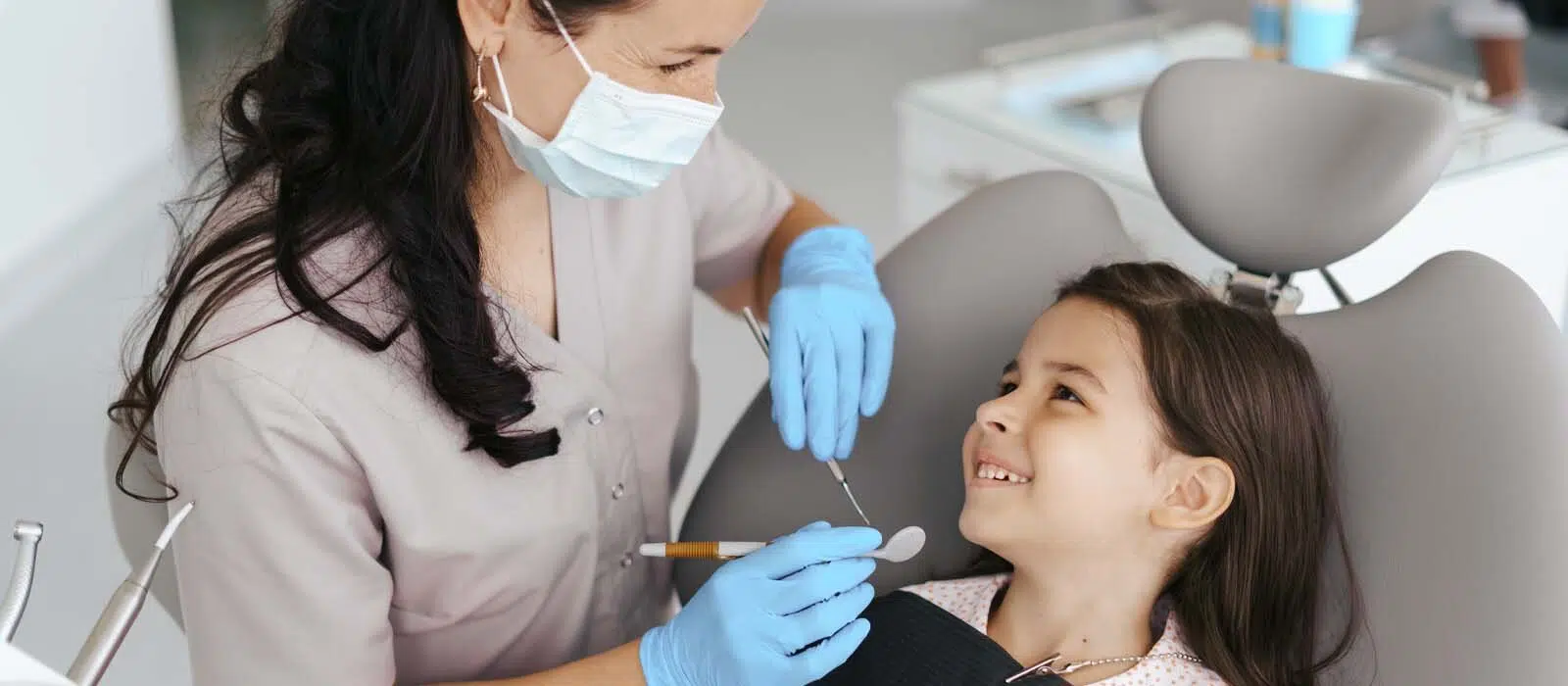 Dental Fissure Sealants - Tooth Fissures - Amazing Smiles